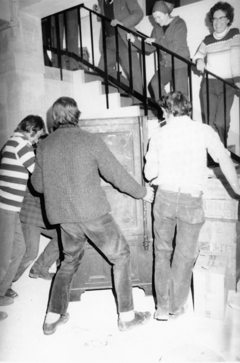 Moving Museum Objects - Te Awamutu Museum